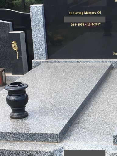 Monuments – Traditional & Natural Stone Monuments